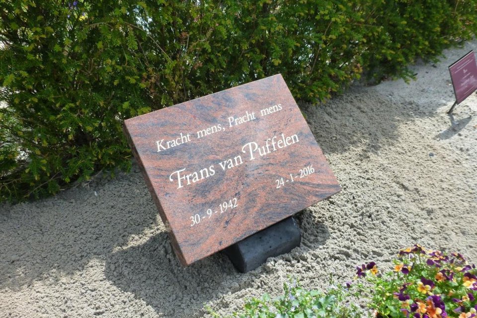 Grafstenen voor Algemene Graven | De Gedenkgroep