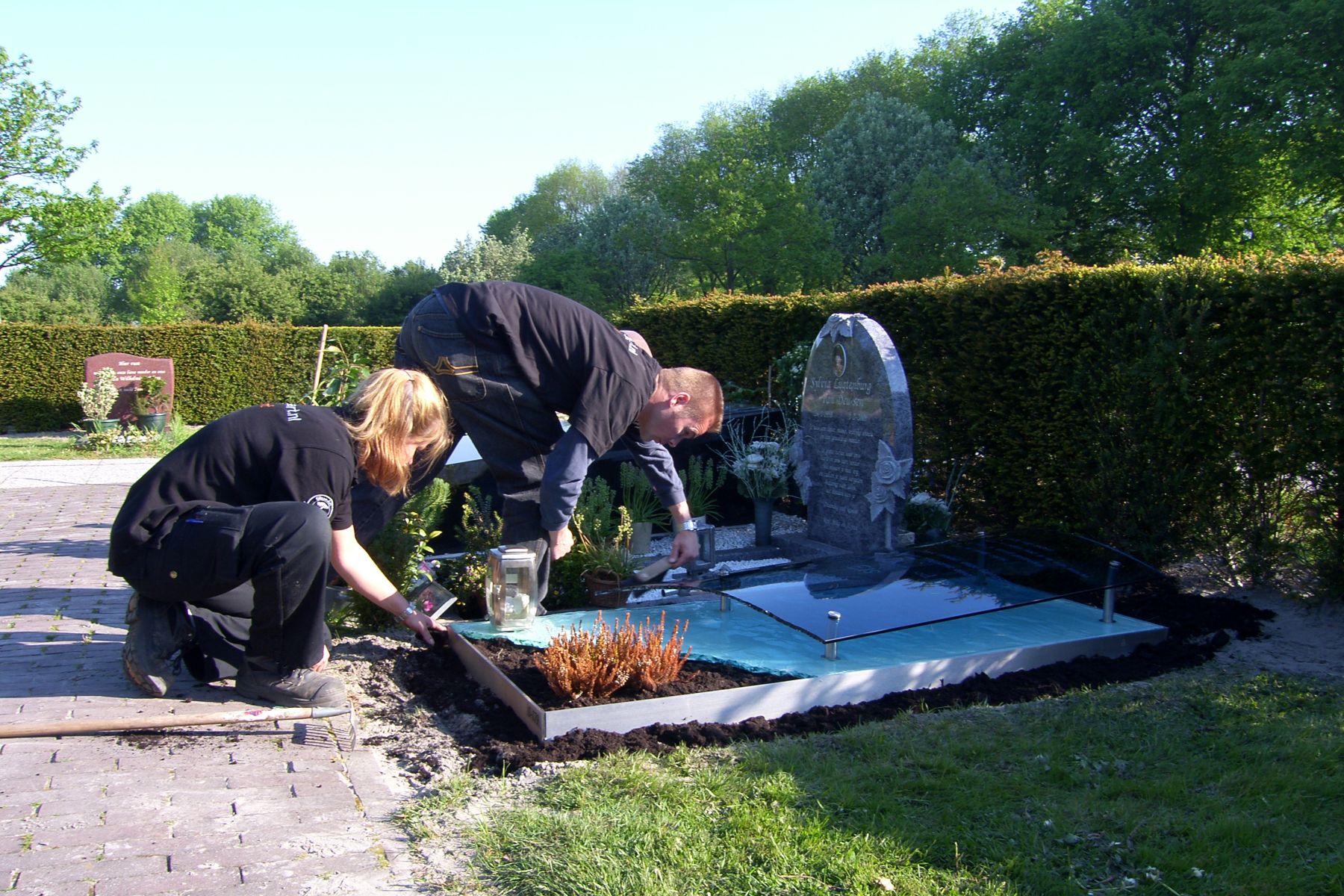 Schoonmaken grafsteen - Het onderhoud van uw grafmonument